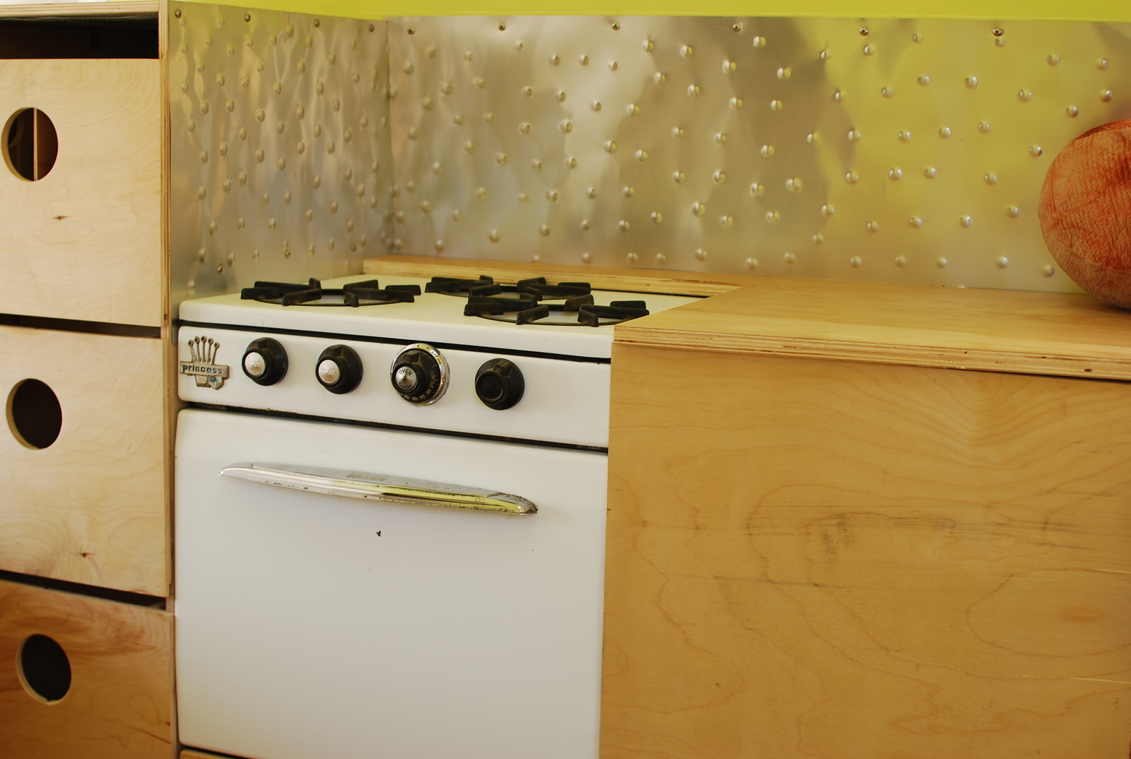 Build a Camp Trailer With a DIY Camp Kitchen – Mother Earth News